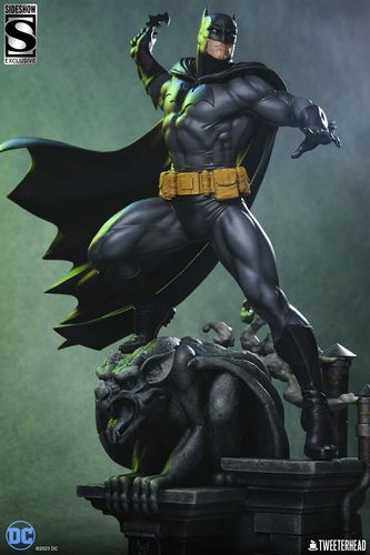 DC Comics Estatua 1/4 Batman (Black and Gray Edition) | Frikipolis.com